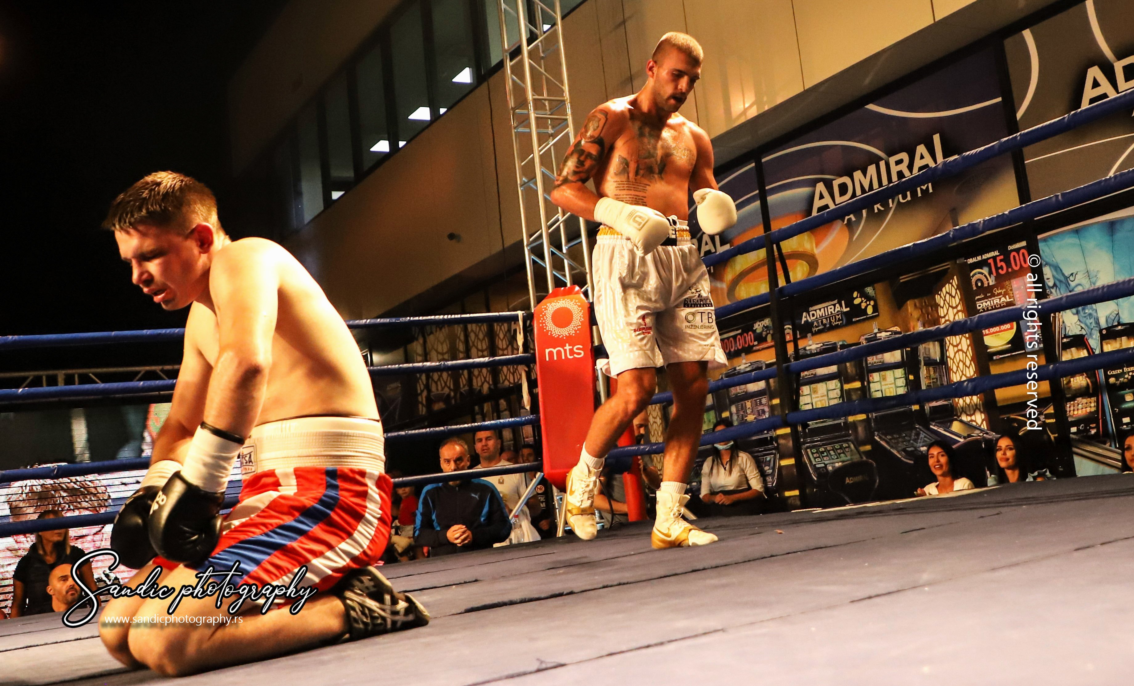 Balkan Boxing / Veljko Ražnatović (SRB) – Denys Kozakov (UKR) 04.09. ...